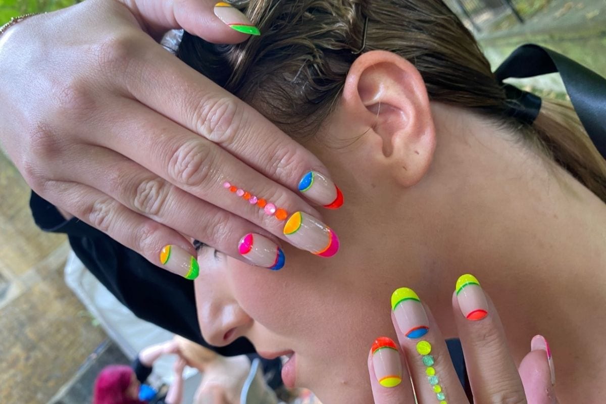 Fashions Finest show nails London Fashion Week with stunning neon nail ...